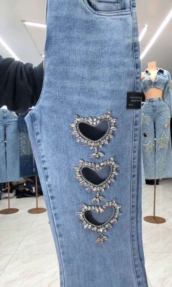 Women's Hollowed-out Crystal Heart Jeans – glamtropy